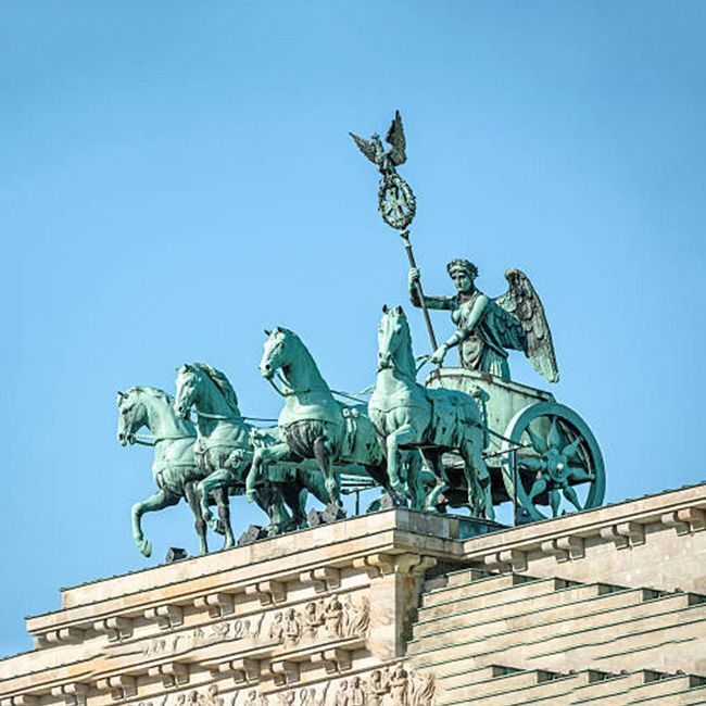 Brandenburger Tor Quadriga Victoria Roman chariot statue